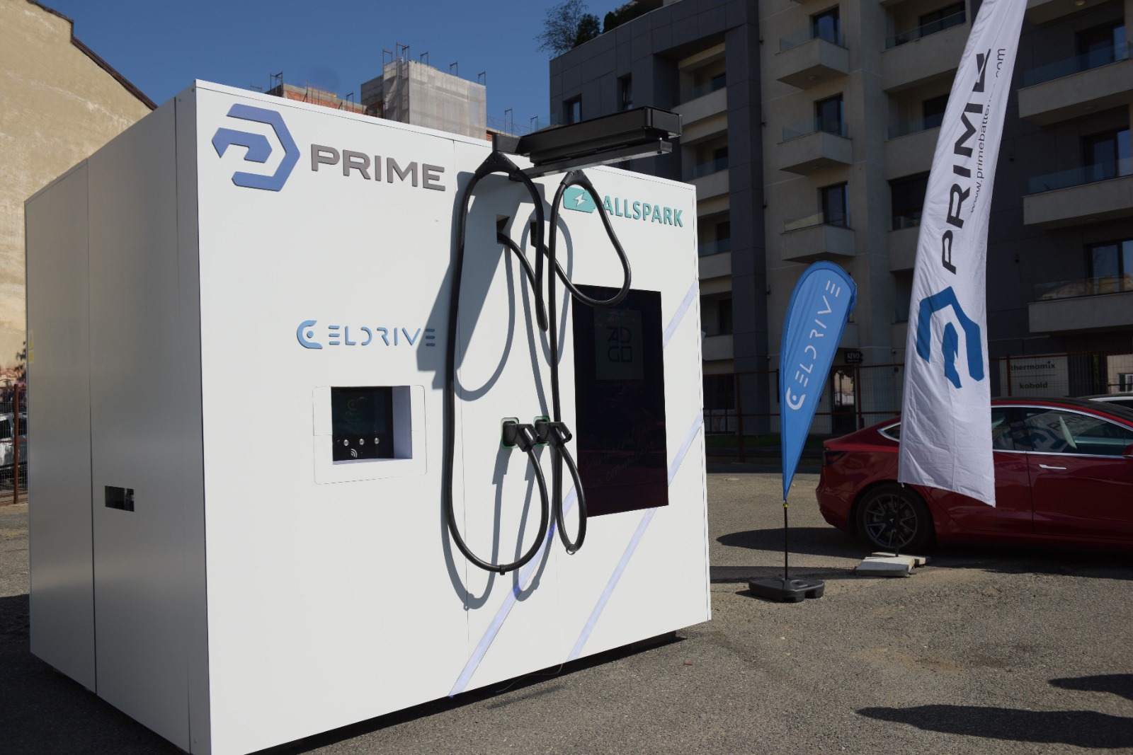 Trei companii cu prezență puternică în România prezintă POWER CUBE 150